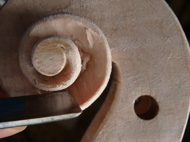 Carving a scroll step by step (or almost) - Page 3 - The Pegbox - Maestronet Forums